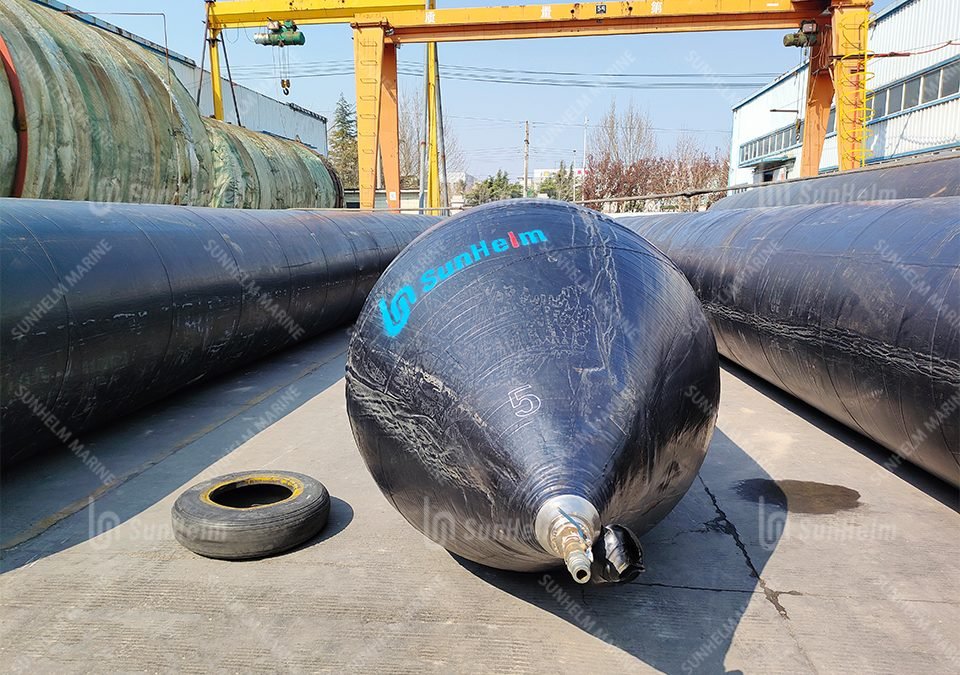 Barge uses marine airbags landing technology - SunHelm Marine