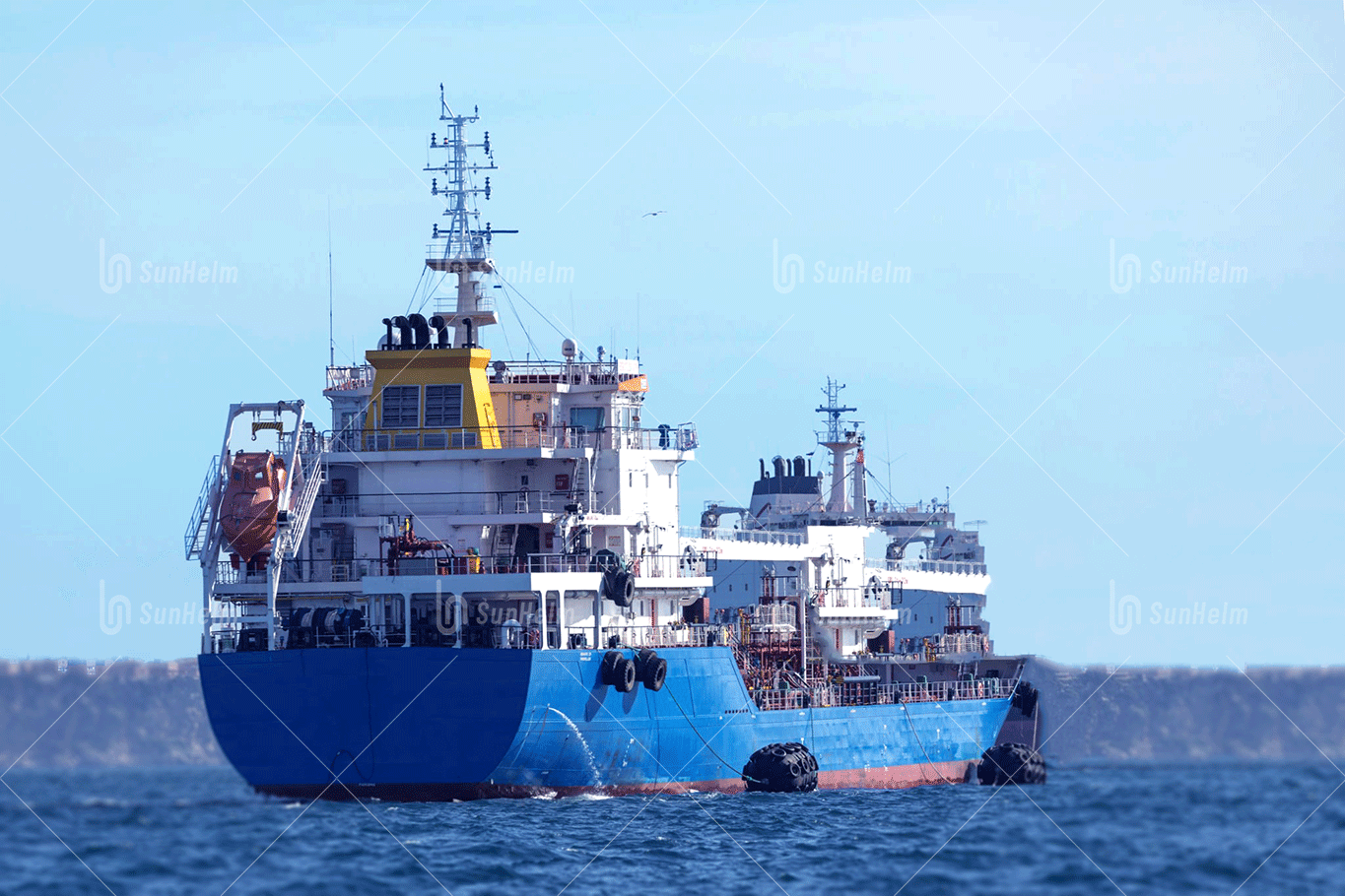 What are the three main parts of a ship? - SunHelm Marine